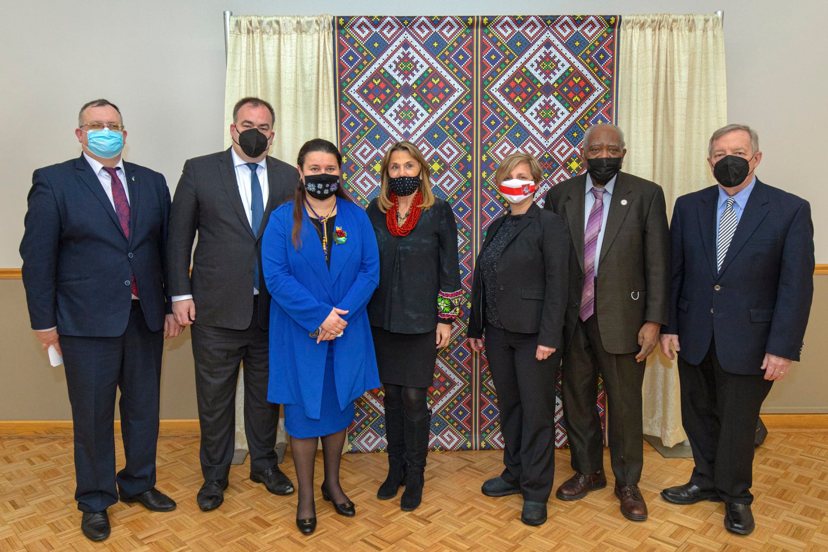 Кампанія СКУ #StandWithUkraine - від Нью-Йорка до Таллінна - Ukrainian ...